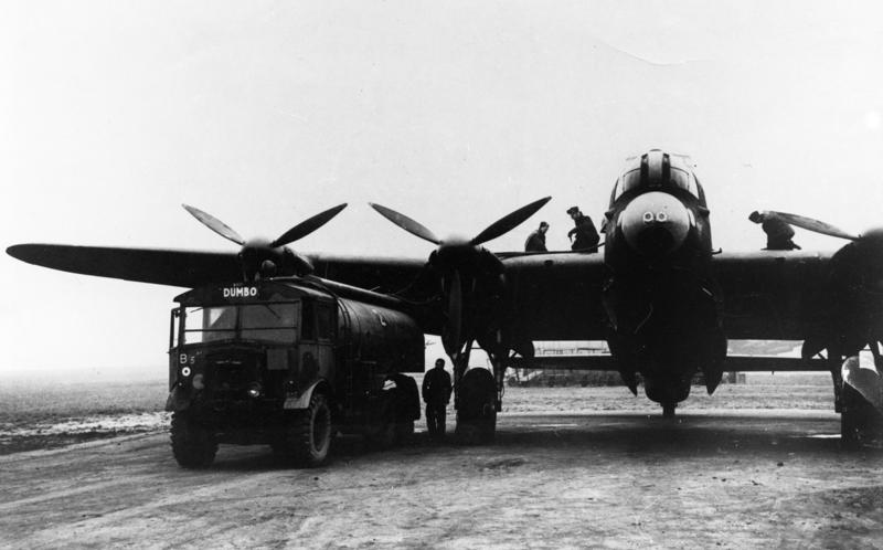 Avro Lancaster being refuelled. 75 NZ Squadron R.A.F - Museum of ...