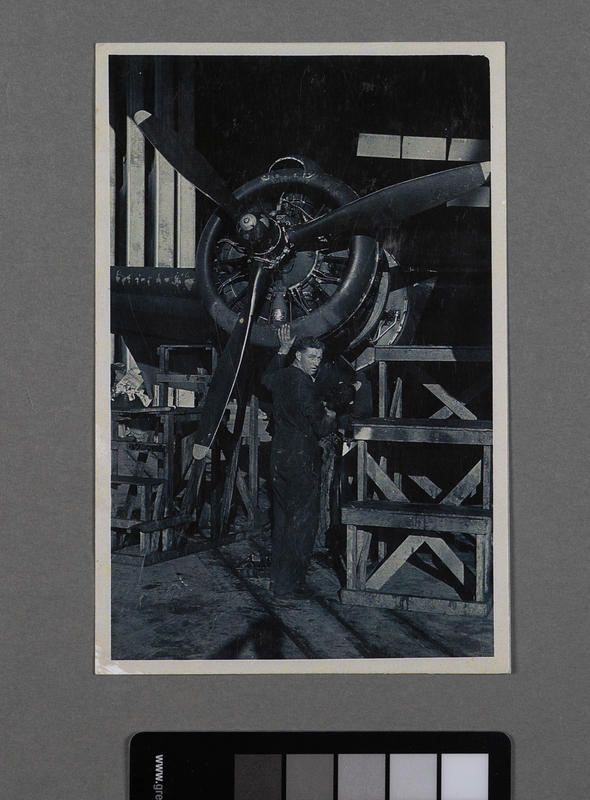 [Unidentified aviation fitter working on a Hudson's engine and ...