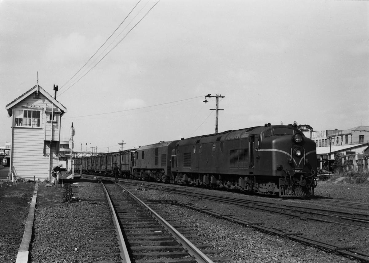 Diesel engines Df 1508 and Dg 789 with freight train, Newmarket station ...