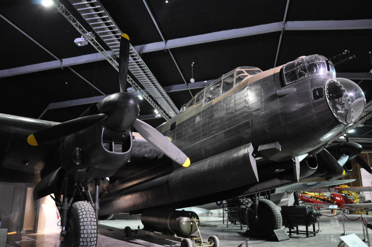 Aircraft [Avro Lancaster B Mk 7] - Museum of Transport and Technology ...