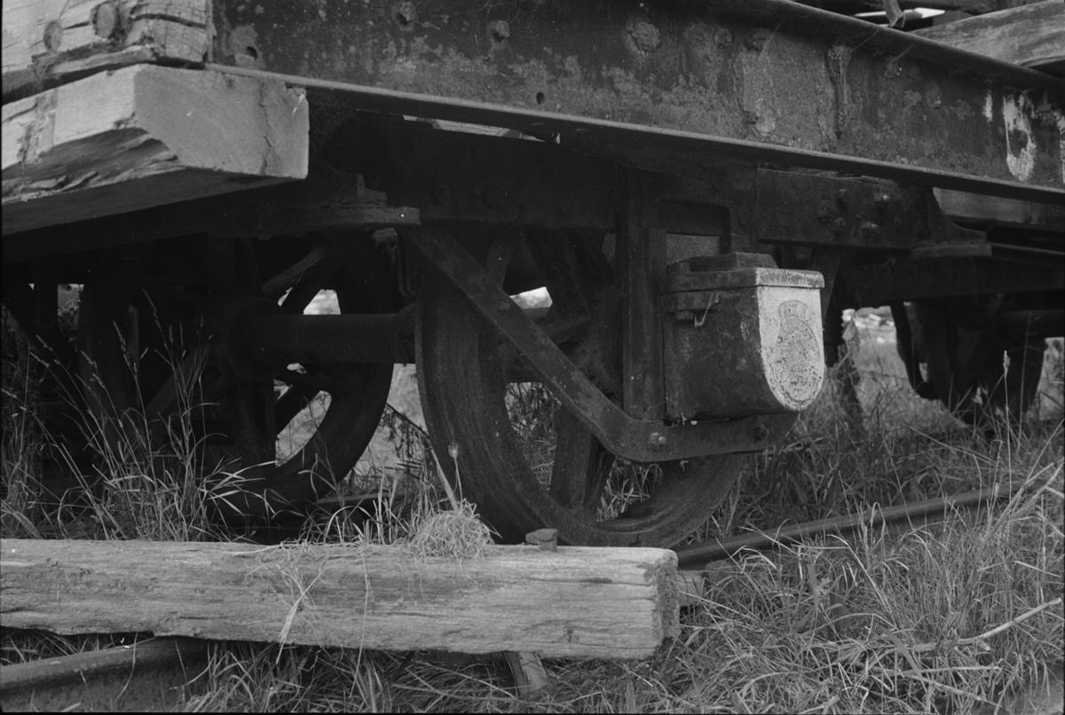 Photograph of six-wheel carriage underframe - Museum of Transport and ...