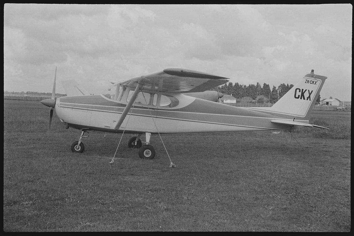 CXX [sic] 11.10.76 Rukuhia [ZK-CKX Cessna 172] - Museum of Transport ...