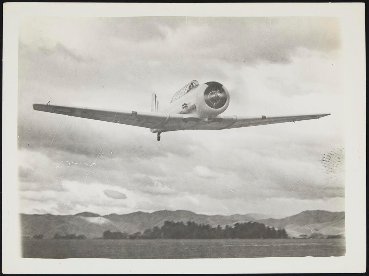 RNZAF Harvard at Woodbourne - Museum of Transport and Technology, New ...
