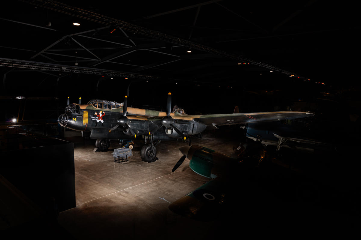 Aircraft [Avro Lancaster B Mk 7] - Museum of Transport and Technology ...