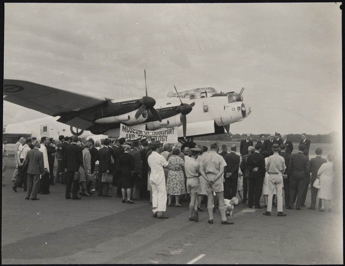Avro Lancaster presentation ceremony : general view - Museum of ...