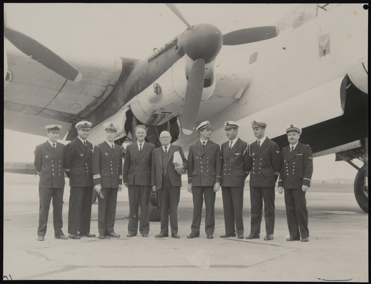 Avro Lancaster presentation ceremony : Sir John Allum and Merv Sterling ...