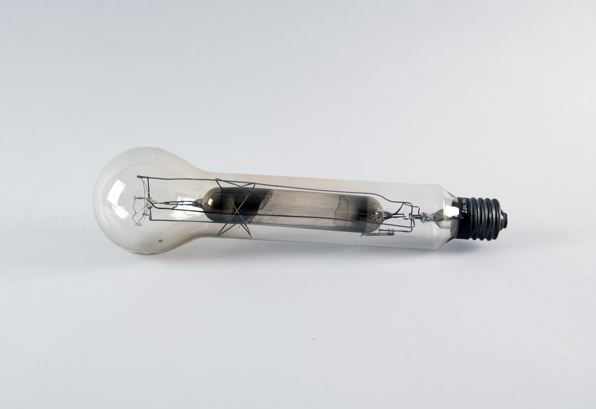 Light Bulb [Mercury Vapour] - Museum of Transport and Technology, New ...