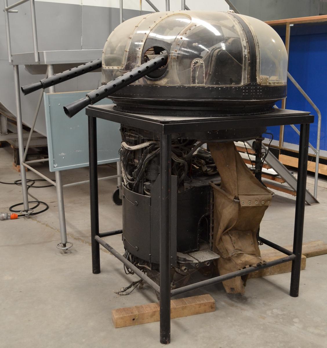 Turret [Mid-Upper turret (Lincoln Bomber)] - Museum of Transport and ...